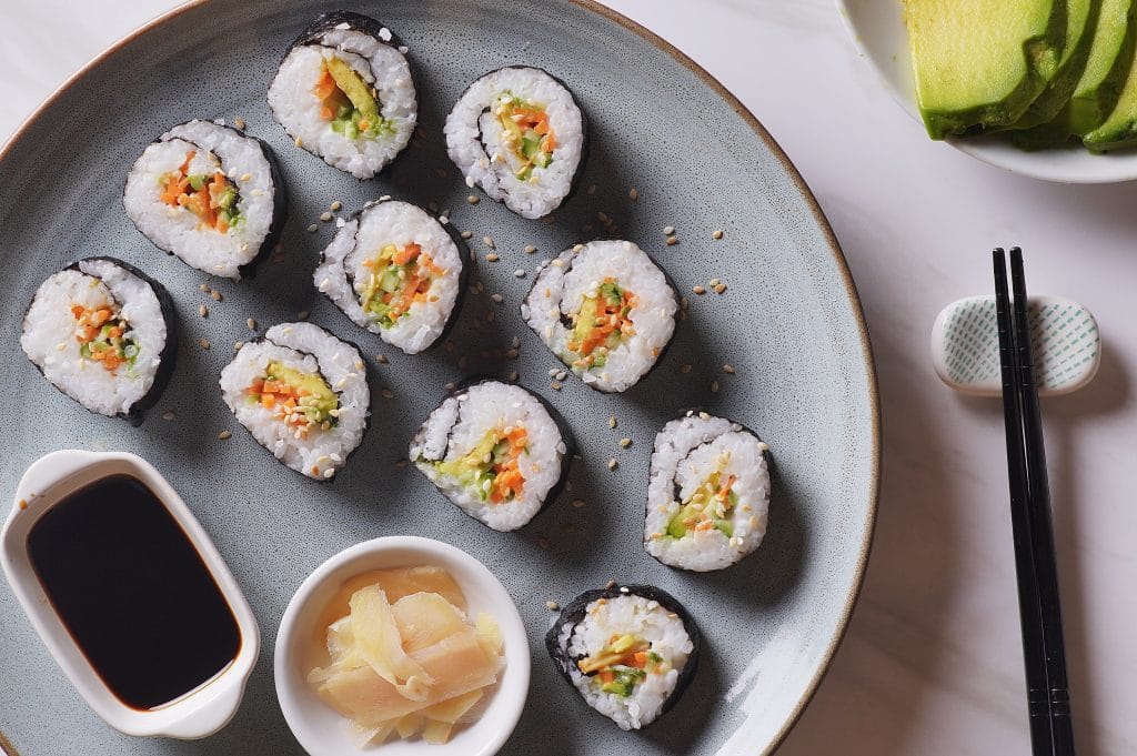 Cut Roll vs. Hand Roll Sushi: What's The Difference?