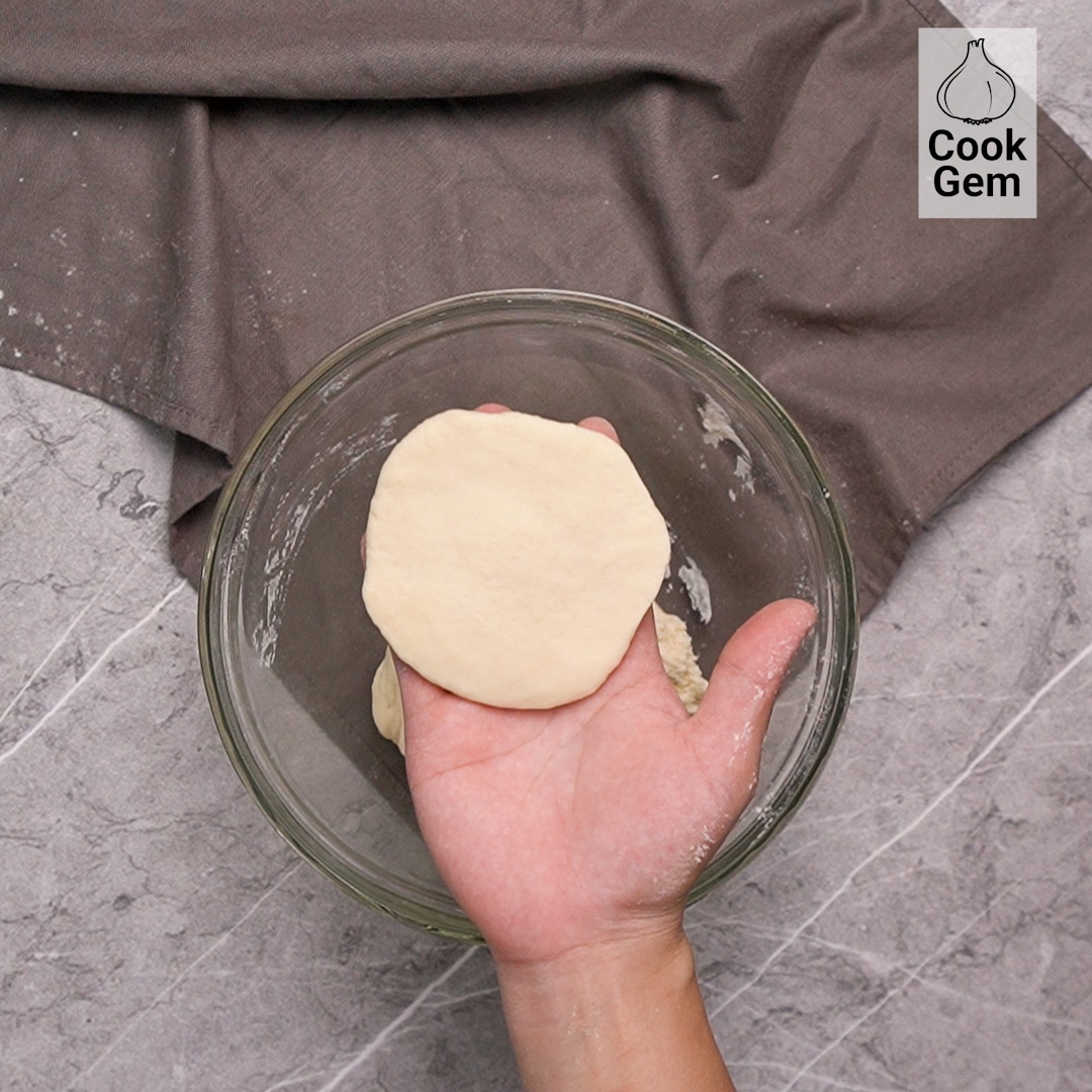 Easy Omani Bread (Khubz Ragag)