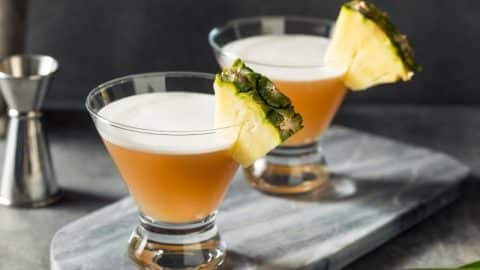 All About Drinks & Cocktails That Start With The Letter F