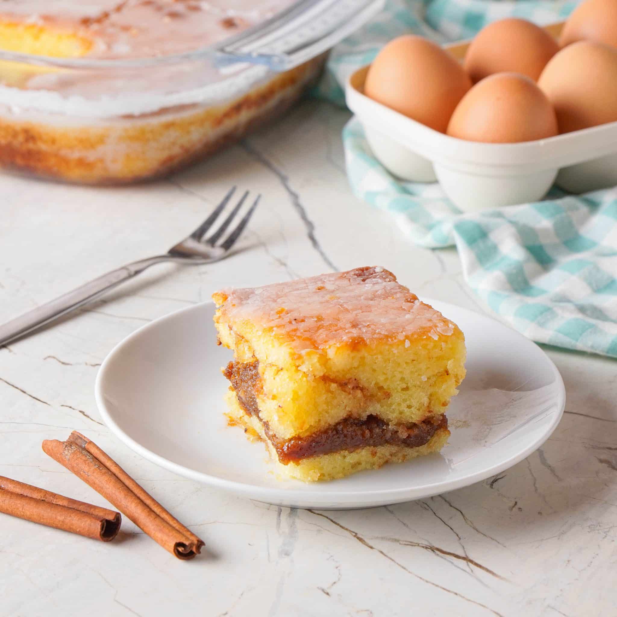 Homemade Honey Bun Cake